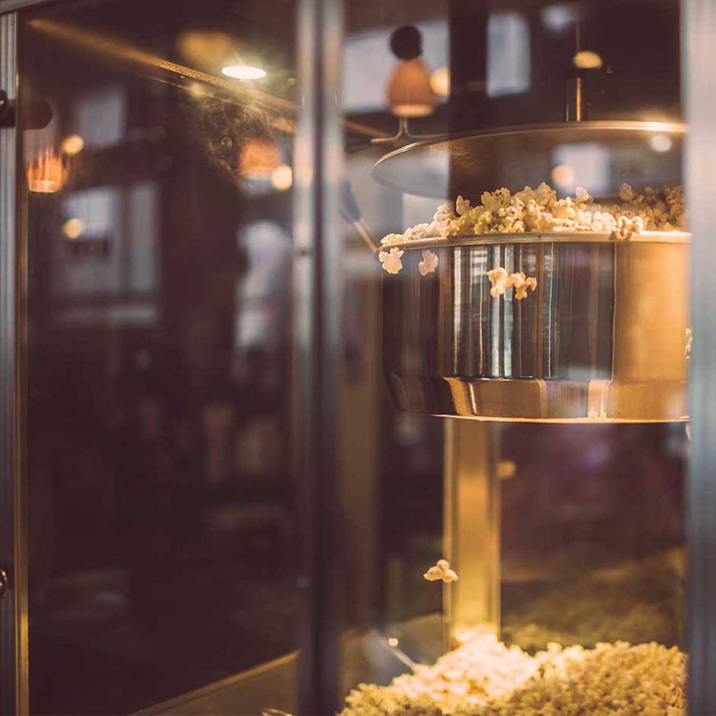 the Weekender - Live Laugh Rowe